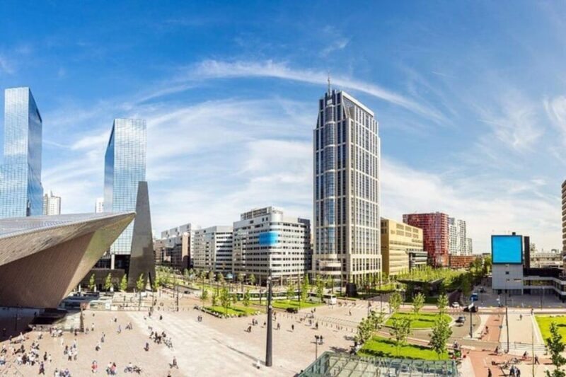 Rotterdam : Highlights Private Bike Tour - City Hall and Final Stops: A Nod to the Past and Present