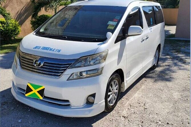 Round-Trip or Direct Private Airport Transfer to Lucea Resorts - Why Choose a Private Airport Transfer?