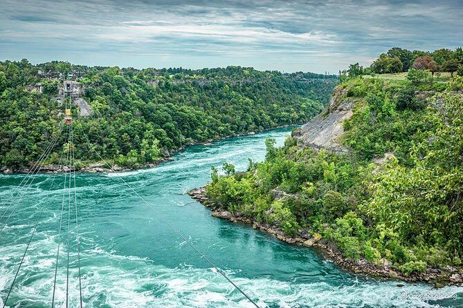 ROUNDTRIP Ground Transfer Toronto Pearson Int Airport (YYZ)-Niagara Falls Canada - A Closer Look at the Experience
