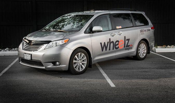 ROUNDTRIP Ground Transfer Toronto Pearson Int Airport (YYZ)-Niagara Falls Canada - What the Reviews Reveal