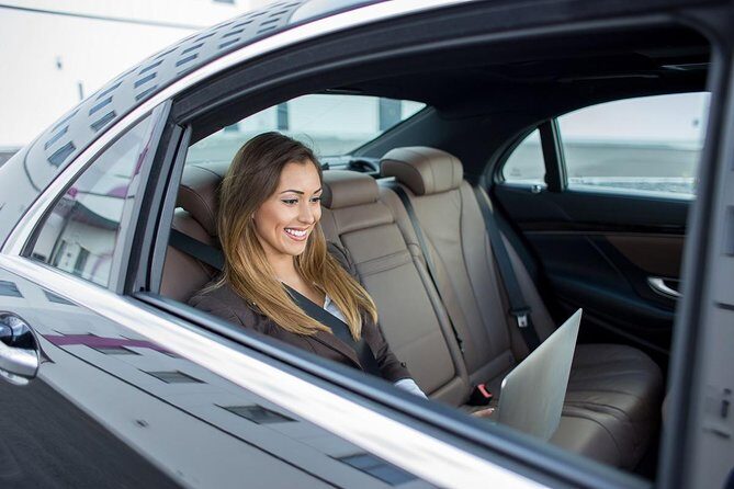 Roundtrip Private Airport Transfer Miami (MIA) to Miami Beach - A Closer Look at the Experience
