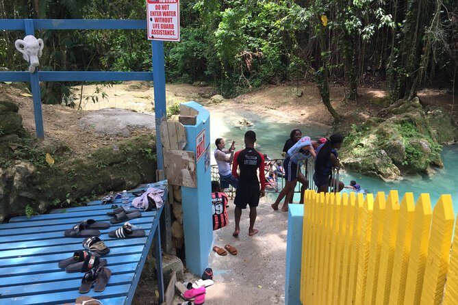 Roundtrip Private Shuttle from Ocho Rios to Blue Hole and Back - FAQ