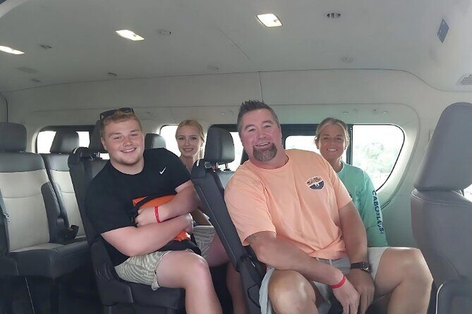 Roundtrip Private Transfer Cancun - Xcaret Parks (1-8 Pax) - Key Points