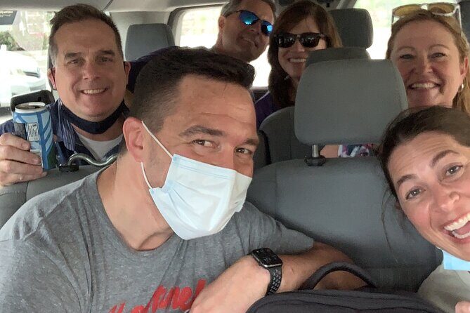 Roundtrip Shared Transfer in Turks and Caicos Islands from Airport to Hotel - Key Points