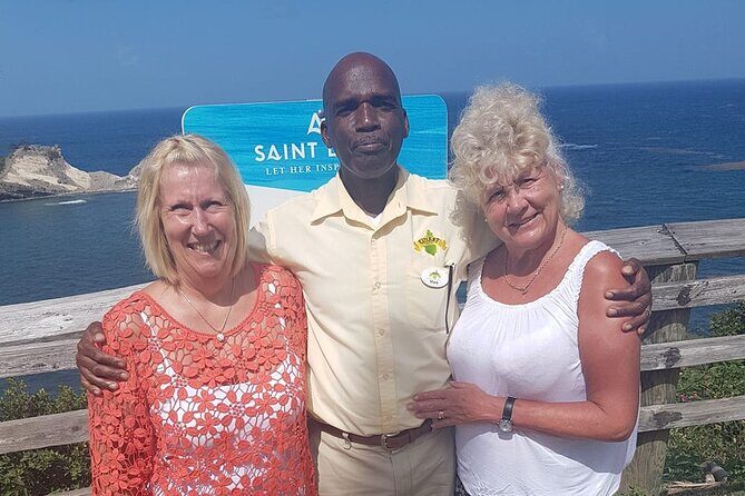 Roundtrip Transfer from UVF Airport to Resorts in Gros Islet (Groups of 4 Plus) - Key Points