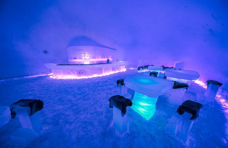 Rovaniemi: Ice sculpting experience - Exploring the Arctic SnowHotel and the Ice Hotel Experience