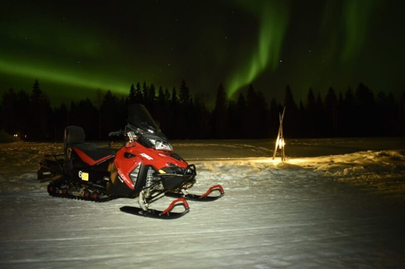 Rovaniemi: Night Snowmobile Tour - Northern Lights & Bonfire Experience