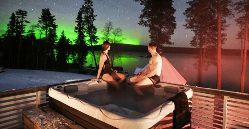 Rovaniemi: Northern Lights Trip with Arctic Sauna & Jacuzzi - Key Points