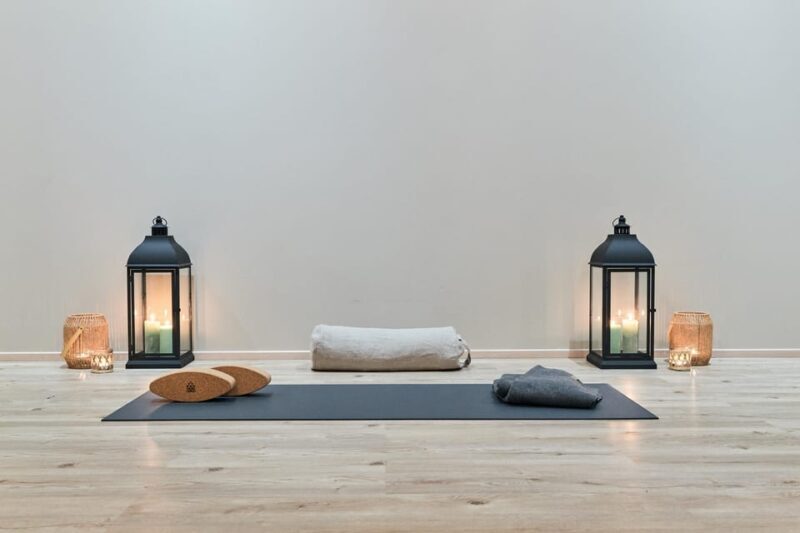 Rovaniemi: Yoga Class with Infrared Heaters and Herbal Tea - Key Points