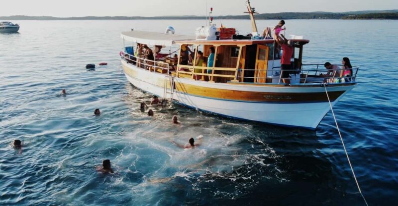 Rovinj half-day cruise: swim stops, drinks & brunch included - Key Points
