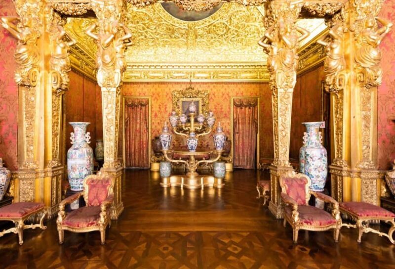 Royal Curiosities: Secrets and Wonders of the Royal Palace of Turin - An in-Depth Look at the Royal Curiosities Tour