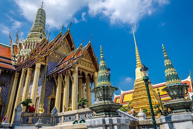 Royal Grand Palace Emerald Buddha and Reclining Buddha Group Tour - Authentic Experiences and What Travelers Say