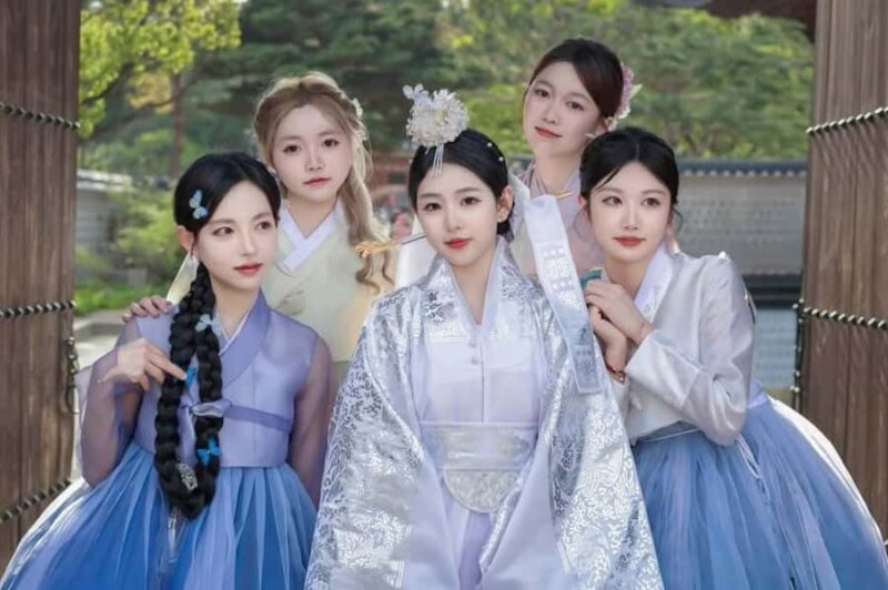 Royal Hanbok Dress-Up & Professional Photoshoot Experience - Key Points