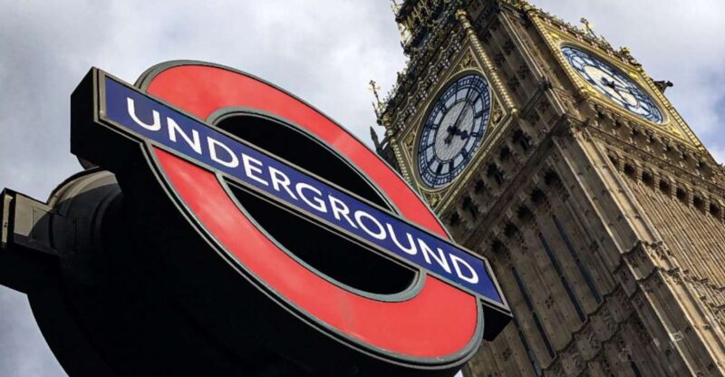 Royal London: from Saxons to Tudors & Stuarts Walking Tour - Detailed Breakdown of the Tour Experience