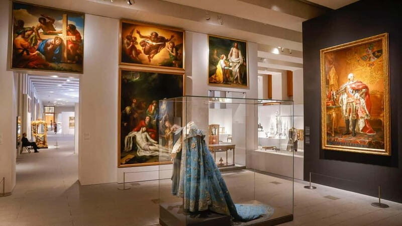 Royal Palace and Royal Collections Gallery Guided Tour - A Closer Look at the Tour Experience