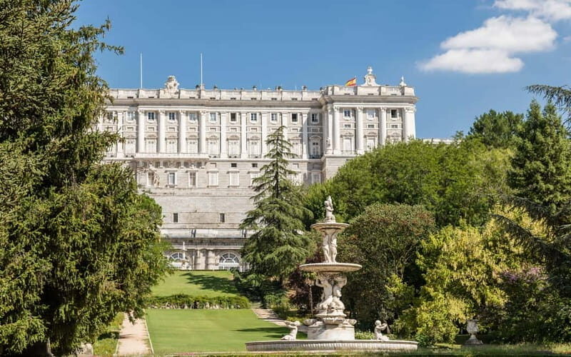 Royal Palace of Madrid: Private tour with entrance included - Practical Tips for Your Visit