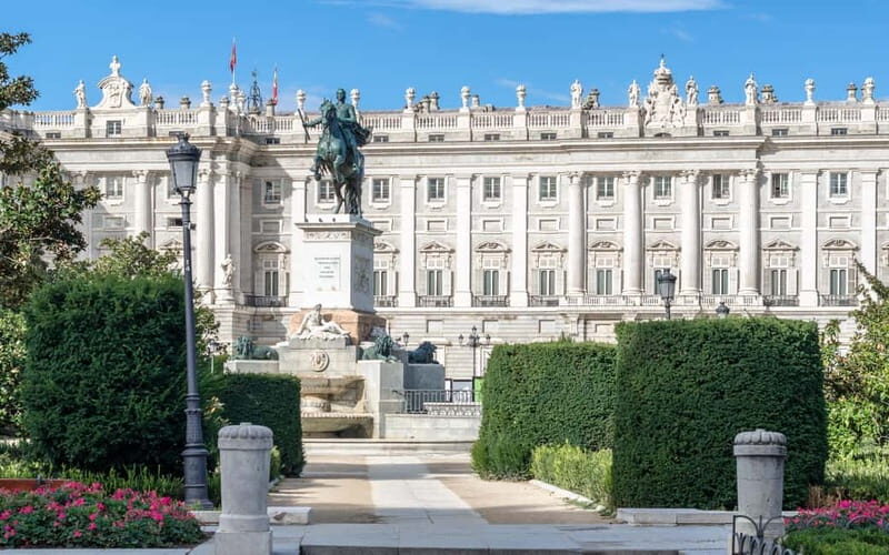 Royal Palace of Madrid: Private tour with entrance included - FAQ