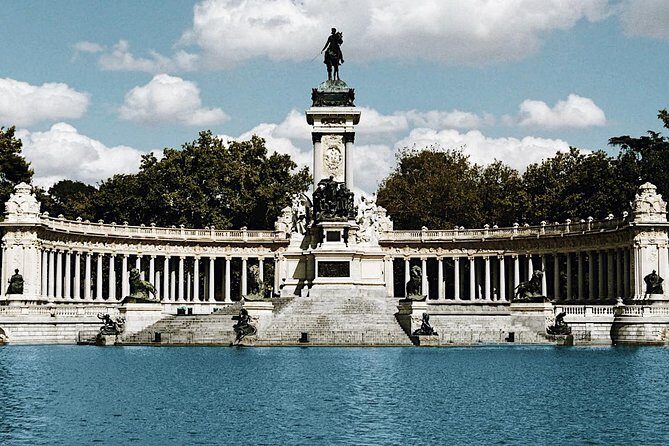Royal Palace & Old City Madrid Guided Tour Semi-Private 8ppl Max - Key Points