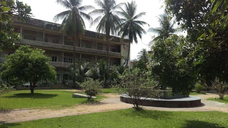 Royal Palace, S-21 Genocide, National Museum & Killing Field - FAQ