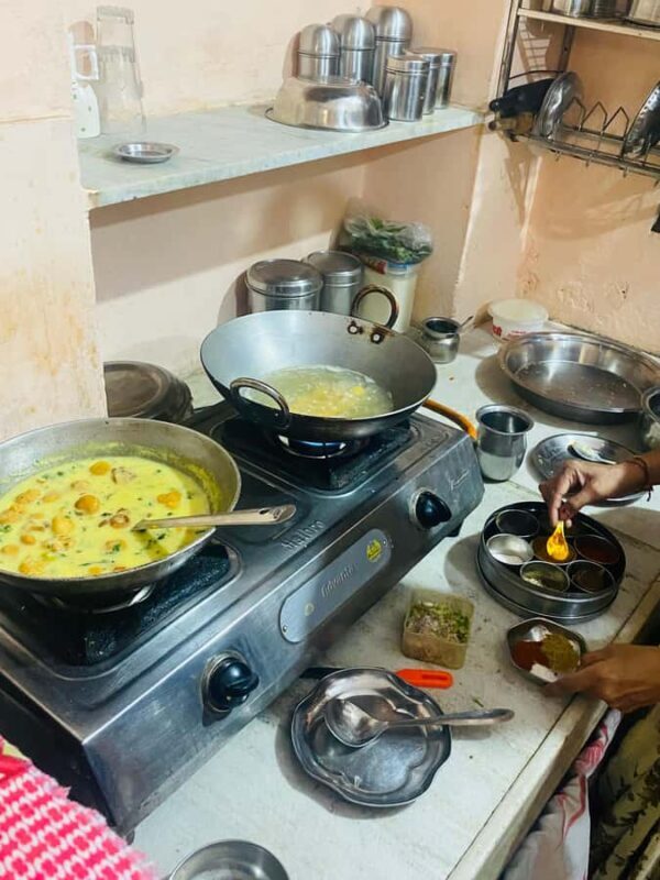 Royal Rajasthani Thali & Family Cooking Class in Udaipur - Key Points