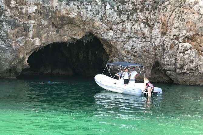 Rubber dinghy to rent Predator 599 40CV (Without License) - Exploring Sperlonga’s Coast on a Rubber Dinghy
