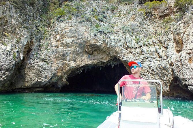 Rubber dinghy to rent Predator 599 40CV (Without License) - Final Thoughts: Is a Rubber Dinghy Rental in Sperlonga Worth It?