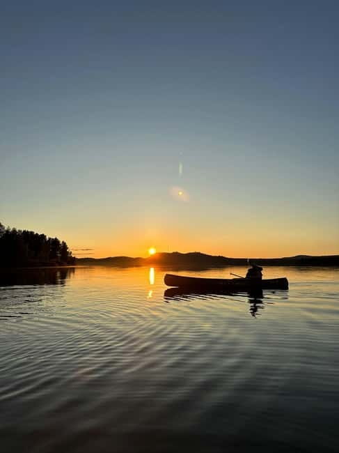 Ruka : Summer evening canoeing on the lake Rukajärvi - Key Points