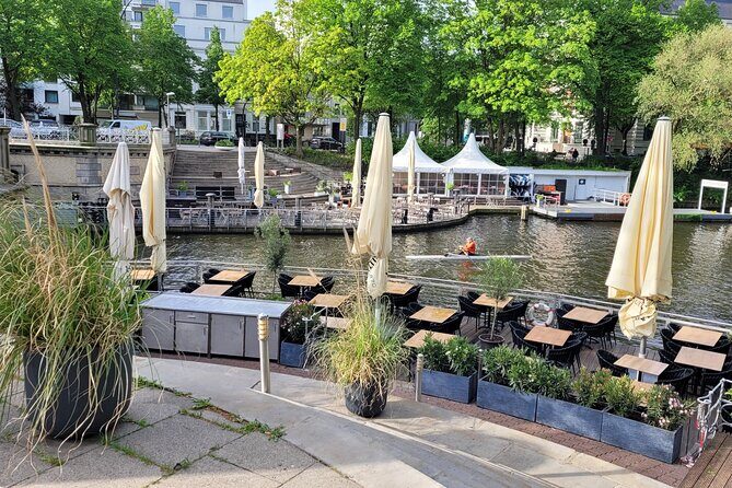 Running tour Hamburg with insider tip guarantee - The Small-Group Advantage