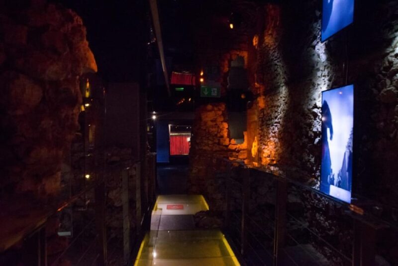 Rynek Underground Museum & Wawel Castle, Cathedral - Cracow - Key Points