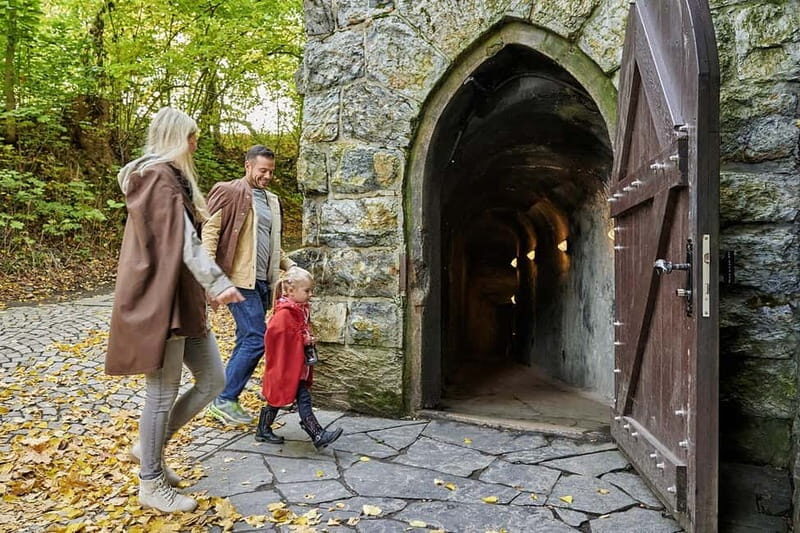 Saalfeld: Ein Familientag voll Abenteuer und Magie - The Setting and Why It Matters