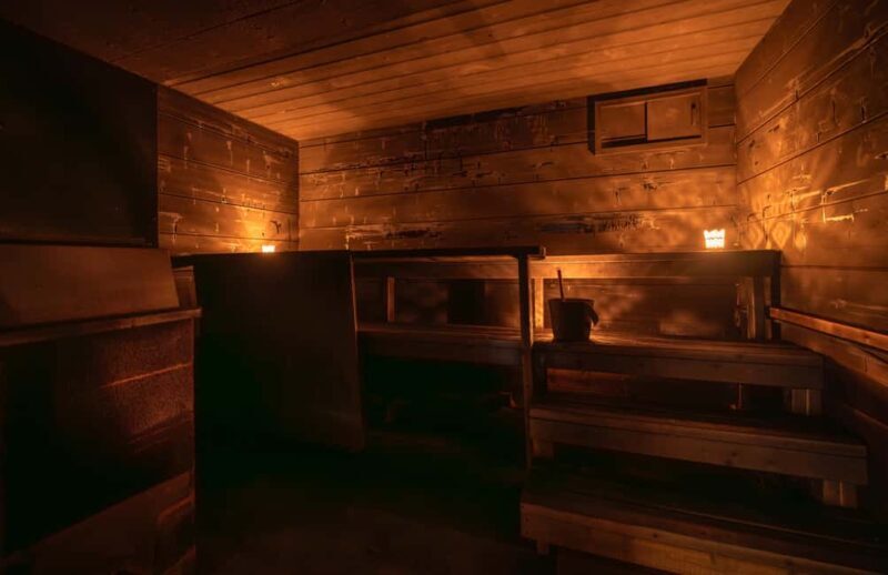 Saariselkä: Kuukkeli Saunaworld (Smoke Sauna) - Key Points