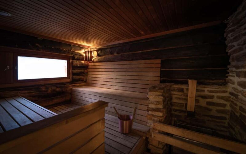 Saariselkä: Kuukkeli Saunaworld (Smoke Sauna) - A Deep Dive into the Sauna Experience