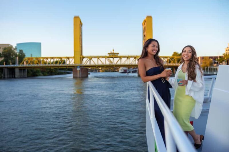Sacramento: City Cruises Sights and Sips Cruise - The View and Atmosphere