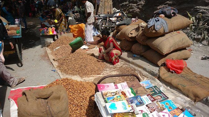 Sacred Bull walking tour in Bangalore with guide - A Glimpse into Bangalore’s Traditional Markets