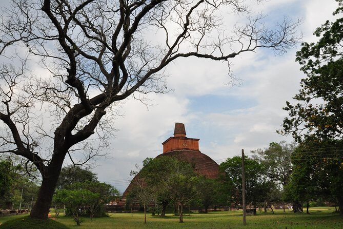 Sacred City of Anuradhapura from Negombo - Ruwanwelisaya: The Majestic Stupa