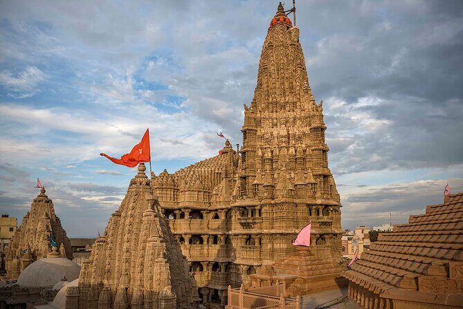 Sacred Dwarka Expedition Private Day Trip From Rajkot - Rukmini Devi Temple: Architectural Beauty and Devotion