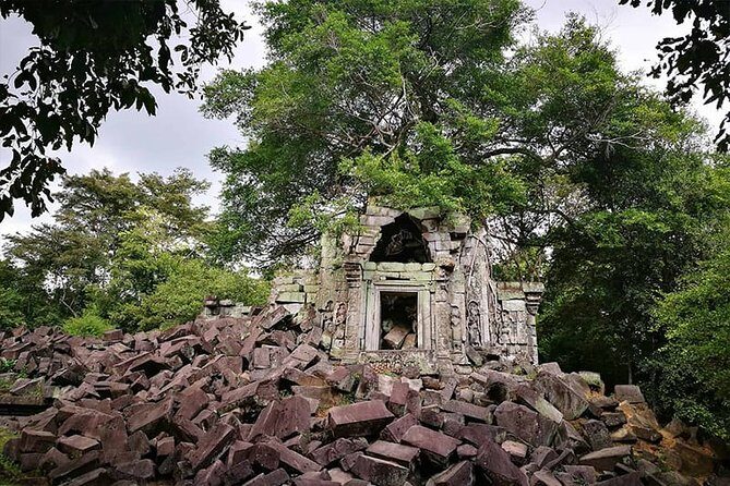 Sacred Stones & Jungle Ruins: Beng Mealea and Banteay Srei - Transportation and Group Size