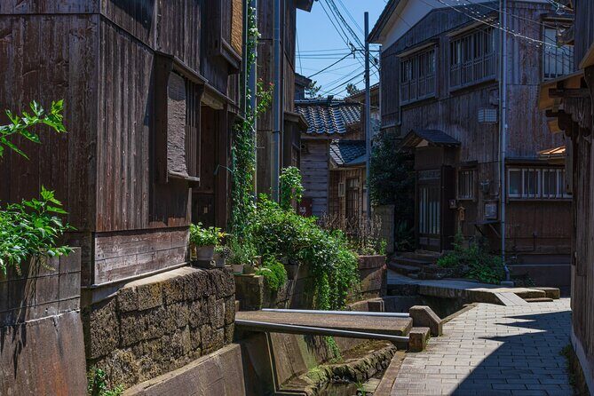 Sado Island Tour with Licensed Guide and Vehicle (Niigata Dep.) - Introduction