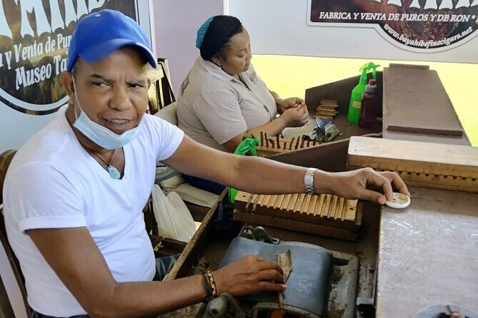 Safari discovery to Boca De Yuma  Nature, Discovery And History Of A Population - Analyzing the Value