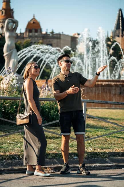 Sagrada Familia 2in1: Guided Tour + Photo/Video - Key Points