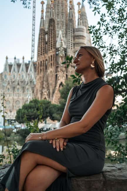 Sagrada Familia 2in1: Guided Tour + Photo/Video - Practical Details and Tips