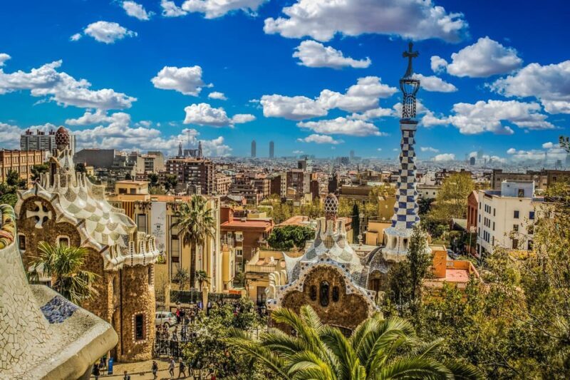 Sagrada Familia: A Journey into Gaudís Masterpiece - An In-Depth Look at the Tour Experience