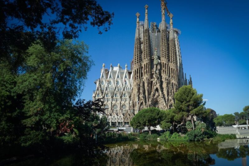 Sagrada Familia and Sailing Experience - What to Expect from the Tour