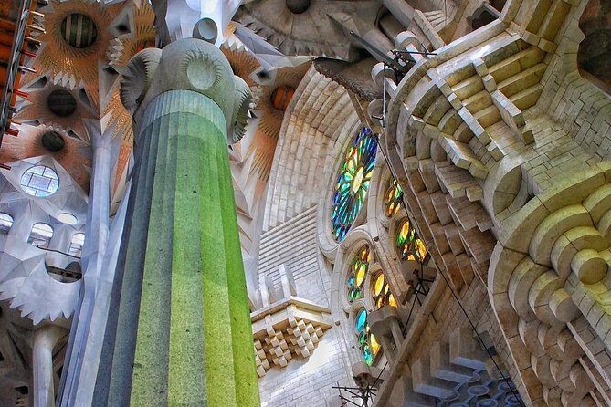 Sagrada Familia Guided Tour with Fast-Track Entry - Key Points