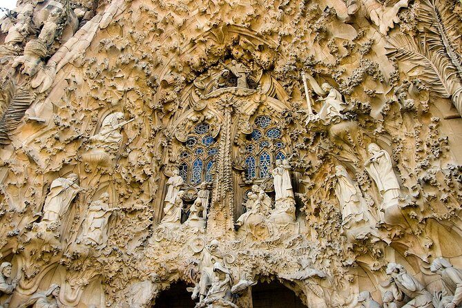 Sagrada Familia Guided Tour with Fast-Track Entry - FAQ