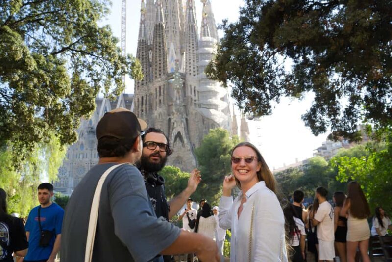 Sagrada Família & More: Barcelona Tour + Candy Tasting - A Balanced Look at the Tour Experience