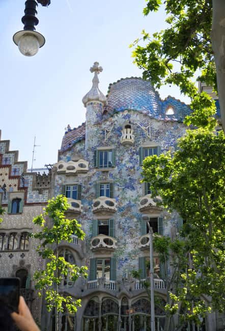 Sagrada Família & More: Barcelona Tour + Candy Tasting - FAQs
