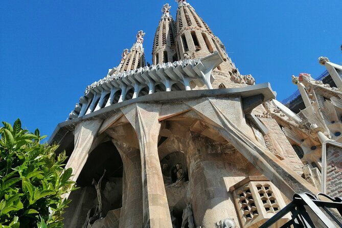 Sagrada Familia Skip The Line Guided Group Tour with Options - The Main Experience: An In-Depth Breakdown