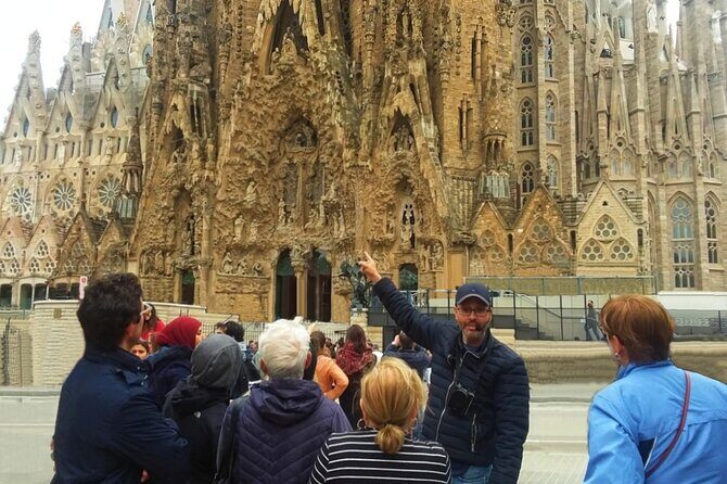 Sagrada Familia Small Group Guided Tour - FAQ