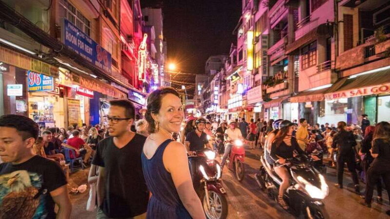 Saigon at Sunset: Ultimate Street Food Experience - The Guides and Atmosphere: Engaging and Knowledgeable